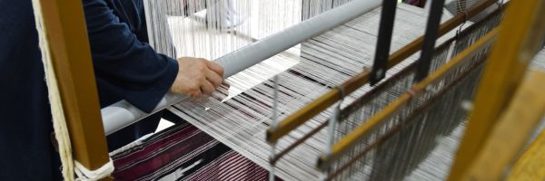 What is Woven Fabric? A Full Guide to Woven Fabrics | maake